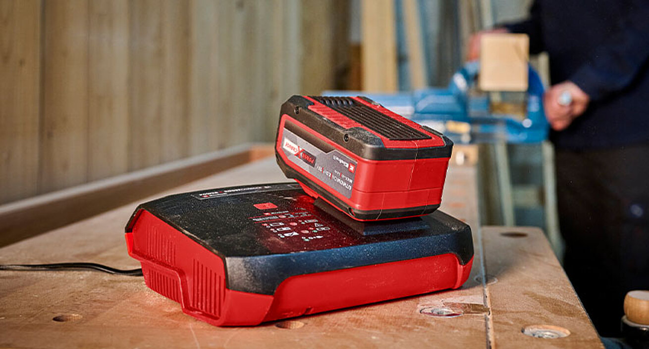 แบตเตอรี่และเครื่องชาร์จ | Einhell.co.th